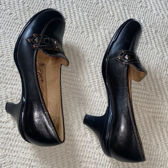 Sofft | Shoes | Sofft Cordelia Loafer Heels Black Leather Buckle Women ...